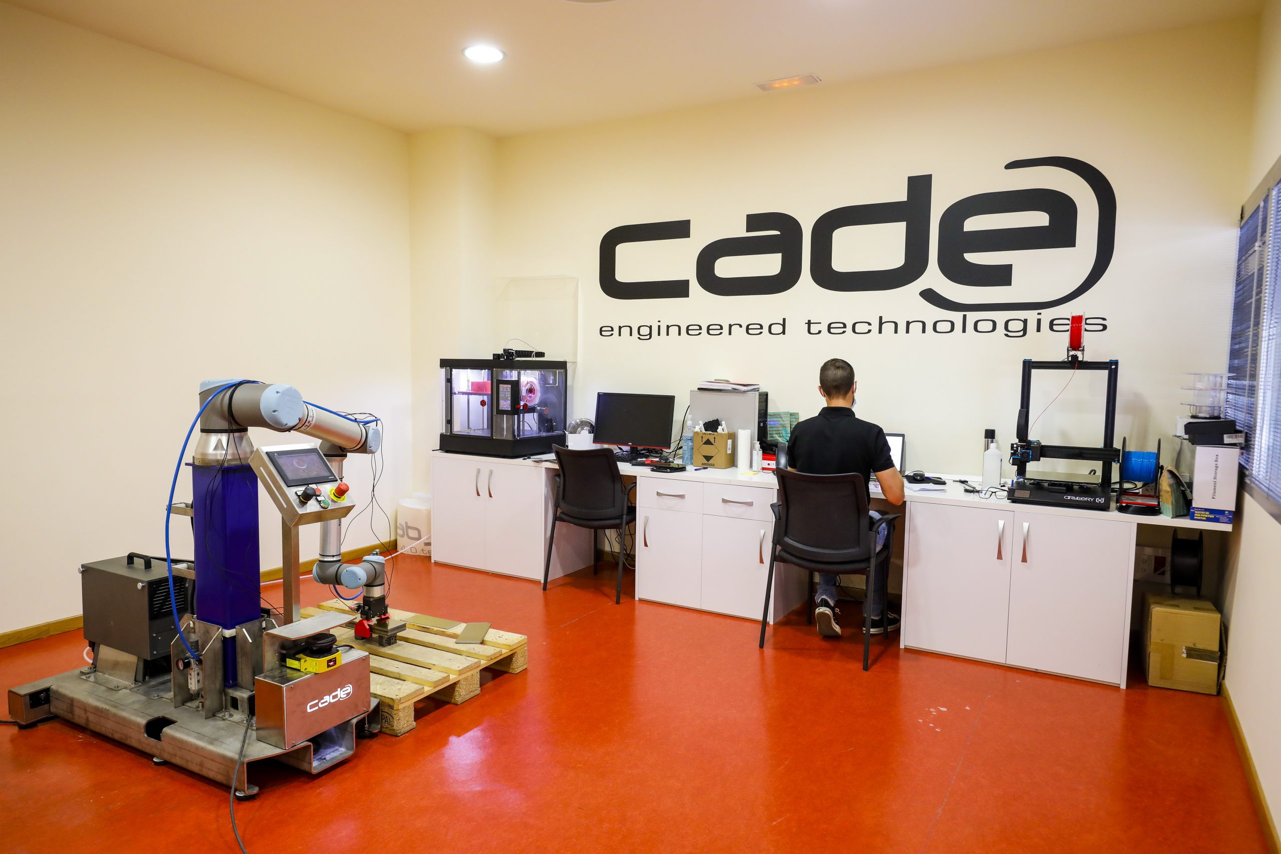 Cade Cobots ofrece un sistema de paletizado robótico
